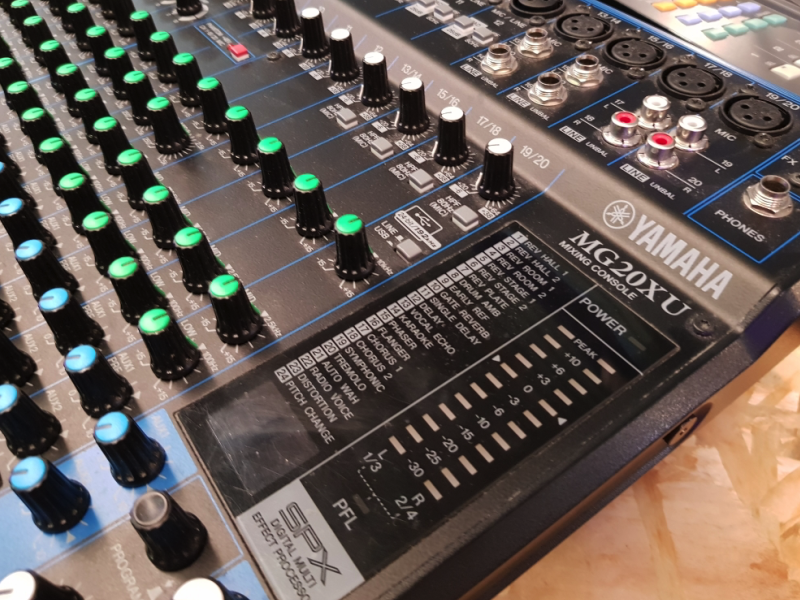 Yamaha MG20XU - Esse Music Store